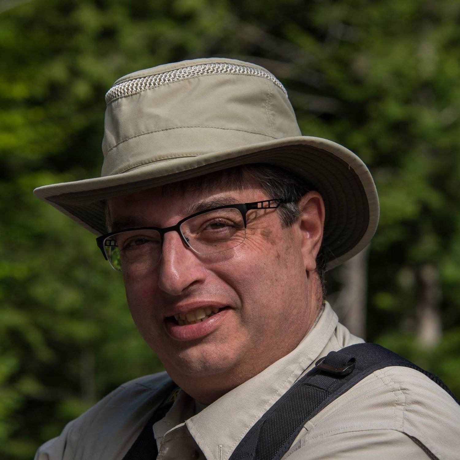 Mentor Series: Alex Sneiders Captures the Vibrant Hues of India