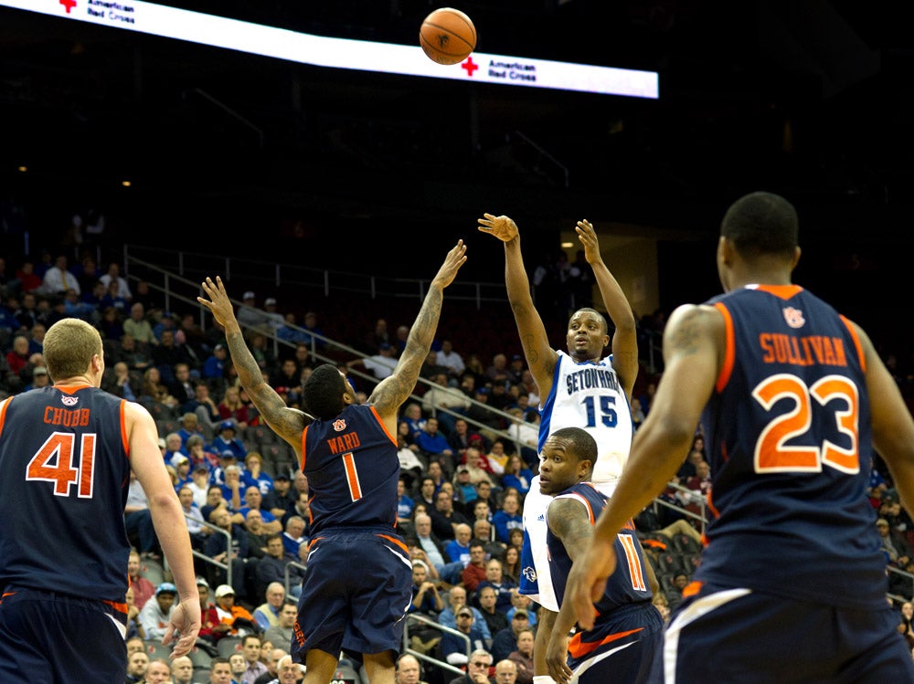 10 Tips For Shooting Better College Basketball Photos | Popular Photography