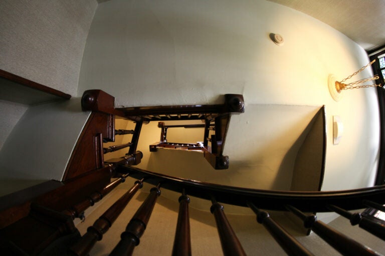 How To: Exaggerate Curves Using a Fisheye Lens | Popular Photography