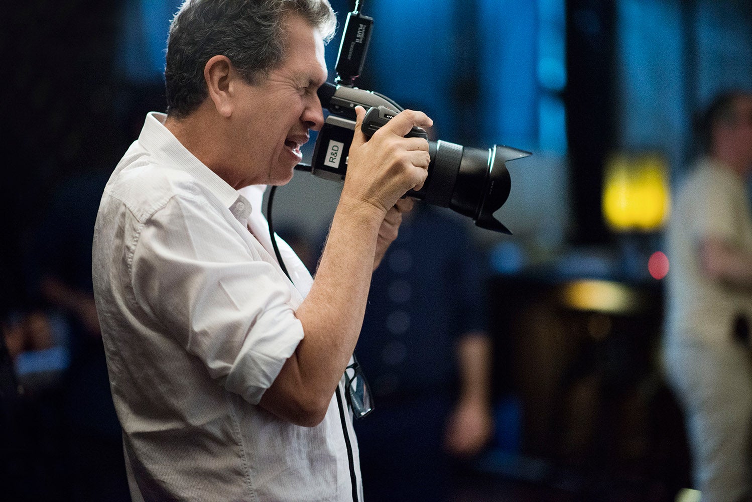 Mario Testino Does a Shot of Macallan | Popular Photography