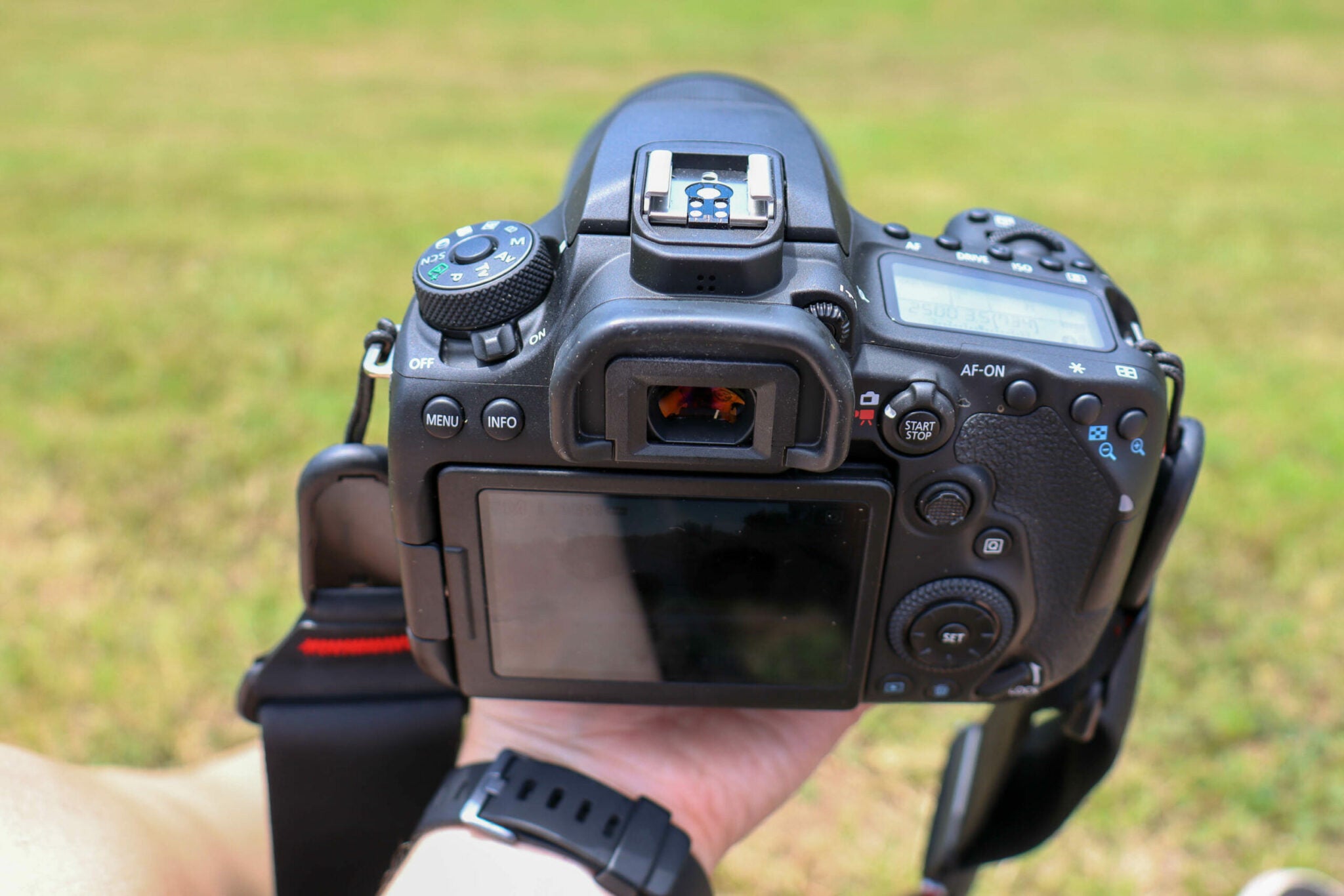 Hands on with the Canon EOS 90D DSLR | Popular Photography