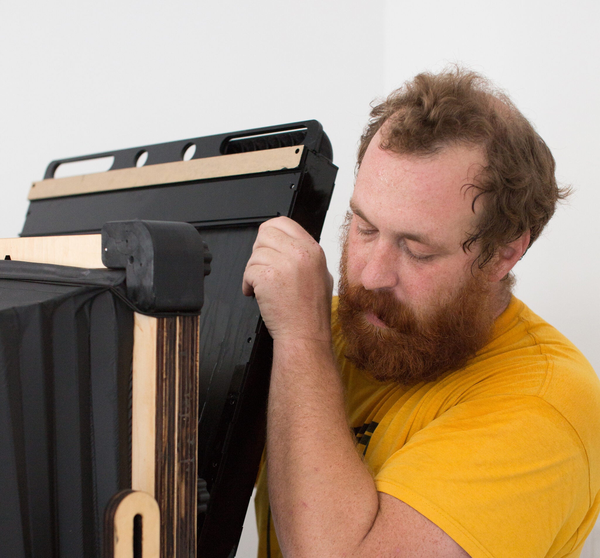 Ethan Moses built a massive 20x24 film camera | Popular Photography