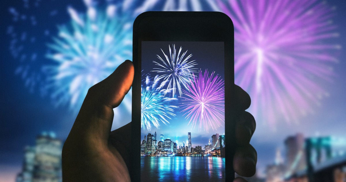 Shoot better firework photos with your smartphone | Popular Photography